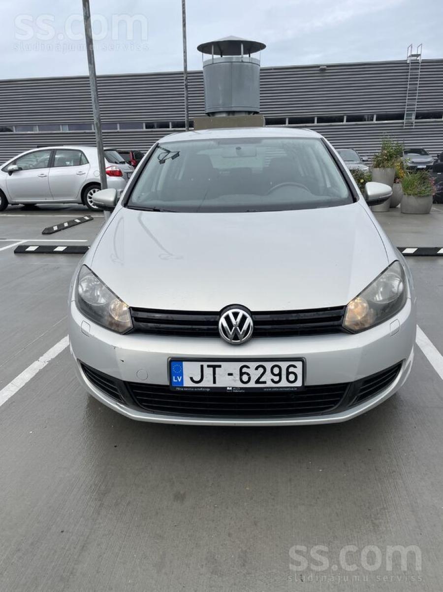 Pelēks Volkswagen Golf 2012 Ogre, ar dzinēja tilpumu 1.60 L un nobraukumu 208 tūkst. km par 2800 €, foto 1 vietnē AUTOMOTO.COM.LV