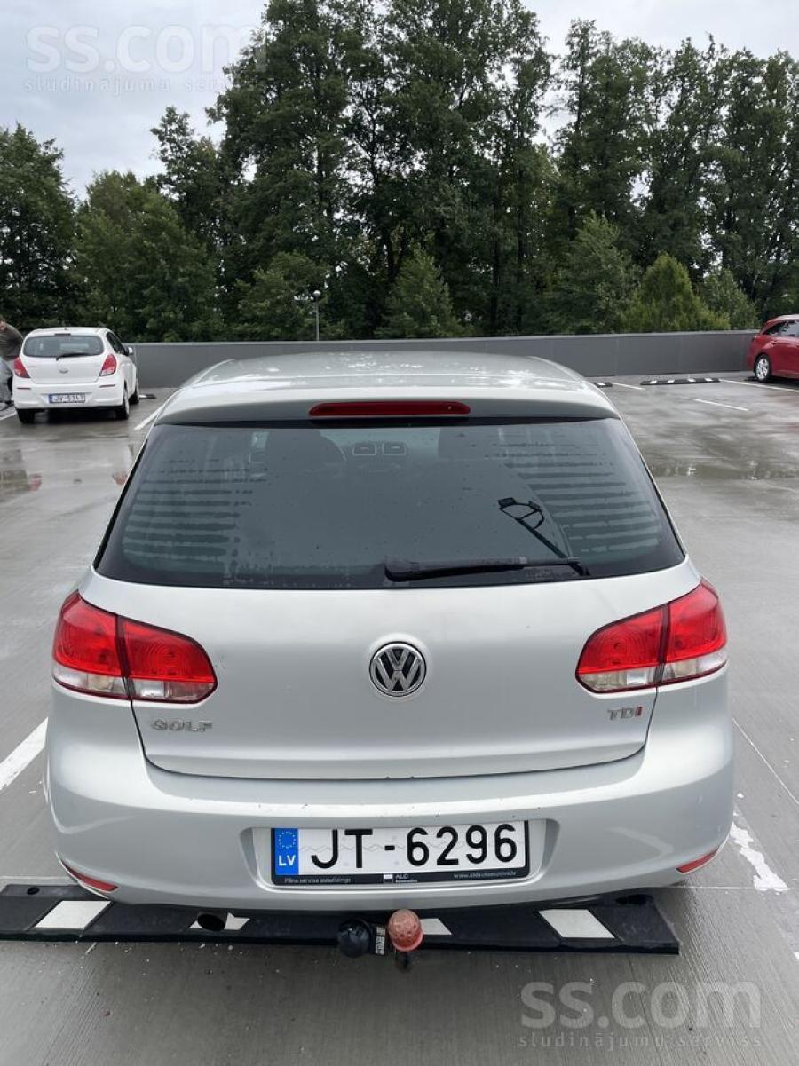 Pelēks Volkswagen Golf 2012 Ogre, ar dzinēja tilpumu 1.60 L un nobraukumu 208 tūkst. km par 2800 €, foto 3 vietnē AUTOMOTO.COM.LV