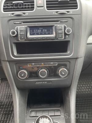 Pelēks Volkswagen Golf 2012 Ogre, ar dzinēja tilpumu 1.60 L un nobraukumu 208 tūkst. km par 2800 €, foto 7 vietnē AUTOMOTO.COM.LV