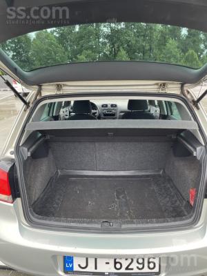 Pelēks Volkswagen Golf 2012 Ogre, ar dzinēja tilpumu 1.60 L un nobraukumu 208 tūkst. km par 2800 €, foto 9 vietnē AUTOMOTO.COM.LV