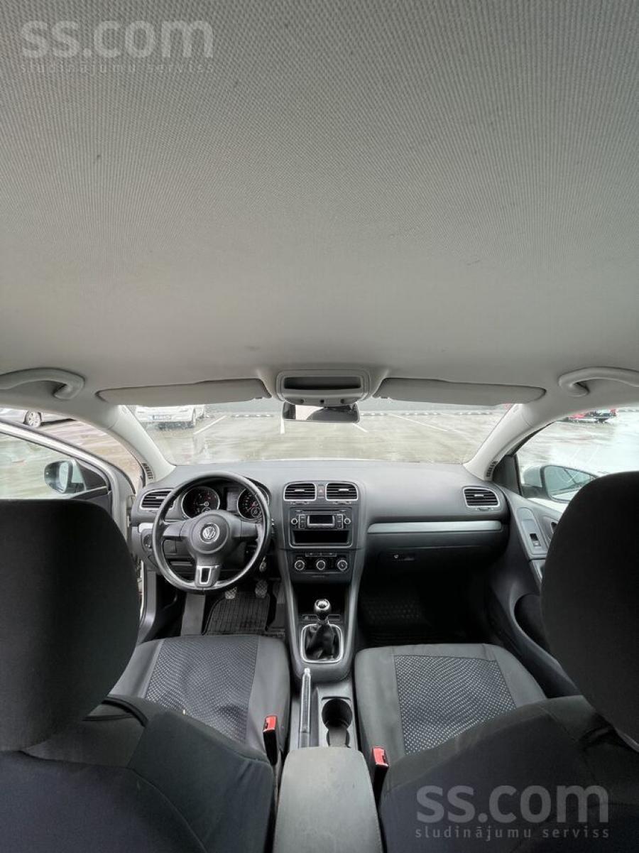 Pelēks Volkswagen Golf 2012 Ogre, ar dzinēja tilpumu 1.60 L un nobraukumu 208 tūkst. km par 2800 €, foto 10 vietnē AUTOMOTO.COM.LV