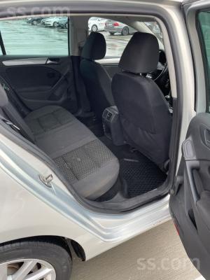 Pelēks Volkswagen Golf 2012 Ogre, ar dzinēja tilpumu 1.60 L un nobraukumu 208 tūkst. km par 2800 €, foto 12 vietnē AUTOMOTO.COM.LV