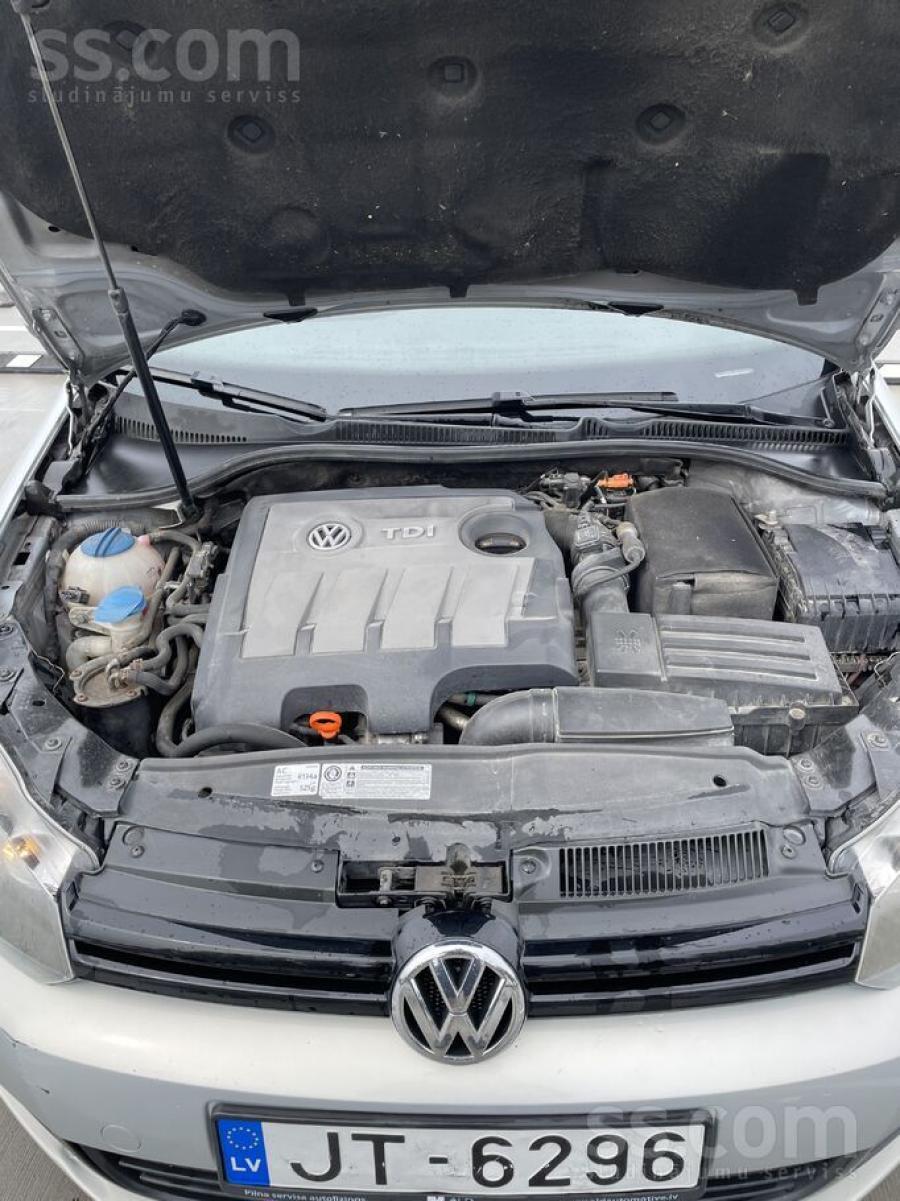 Pelēks Volkswagen Golf 2012 Ogre, ar dzinēja tilpumu 1.60 L un nobraukumu 208 tūkst. km par 2800 €, foto 13 vietnē AUTOMOTO.COM.LV
