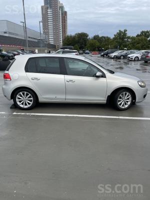 Pelēks Volkswagen Golf 2012 Ogre, ar dzinēja tilpumu 1.60 L un nobraukumu 208 tūkst. km par 2800 €, foto 14 vietnē AUTOMOTO.COM.LV