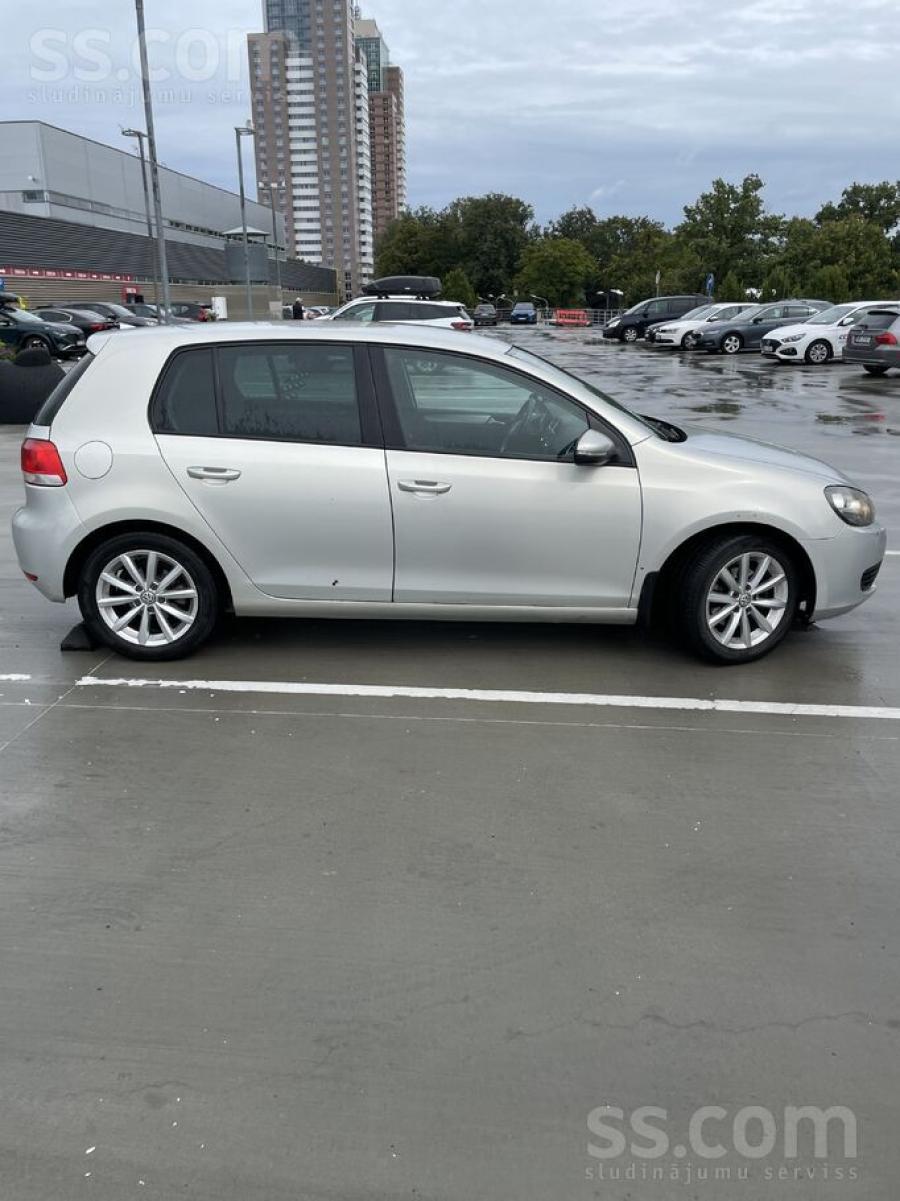 Pelēks Volkswagen Golf 2012 Ogre, ar dzinēja tilpumu 1.60 L un nobraukumu 208 tūkst. km par 2800 €, foto 14 vietnē AUTOMOTO.COM.LV