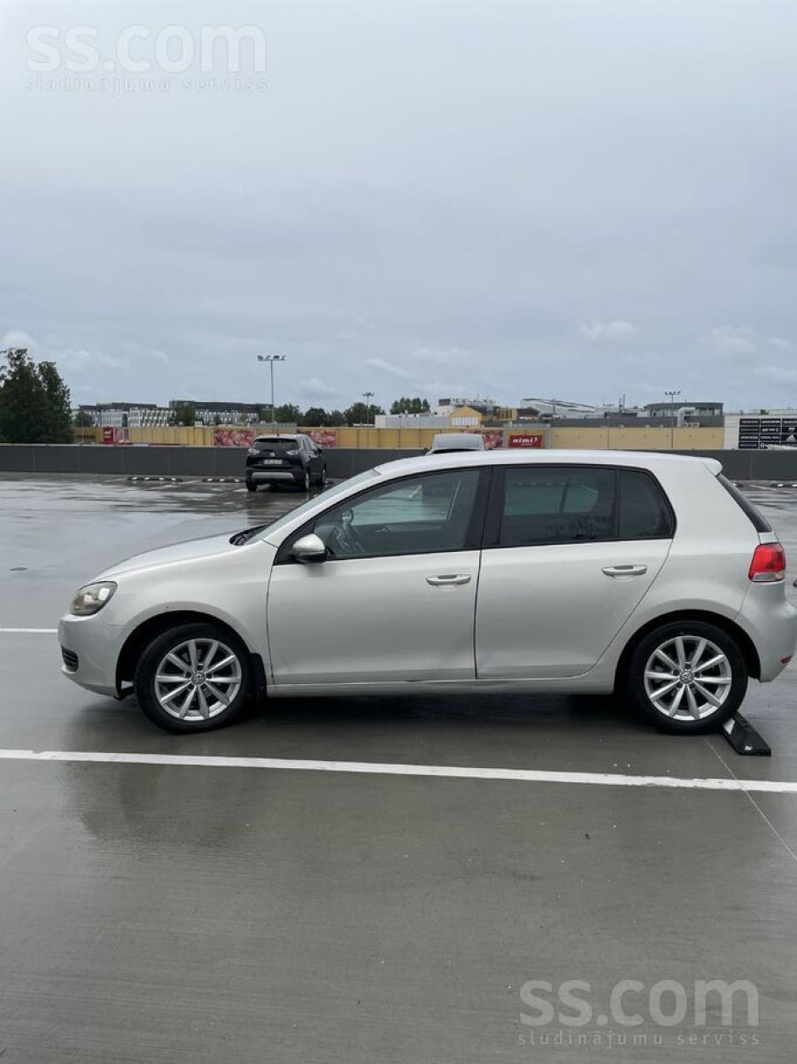 Pelēks Volkswagen Golf 2012 Ogre, ar dzinēja tilpumu 1.60 L un nobraukumu 208 tūkst. km par 2800 €, foto 15 vietnē AUTOMOTO.COM.LV