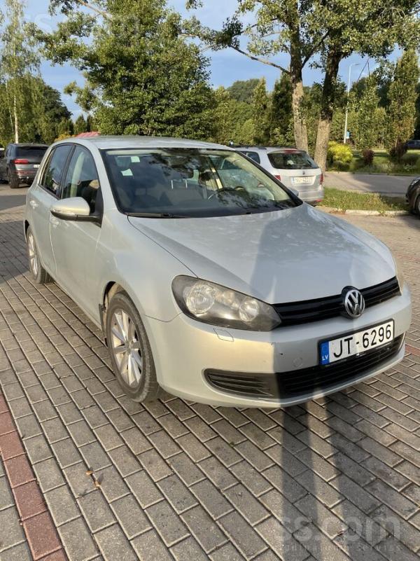 Pelēks Volkswagen Golf 2012 Ogre, ar dzinēja tilpumu 1.60 L un nobraukumu 208 tūkst. km par 2100 €, foto 1 vietnē AUTOMOTO.COM.LV
