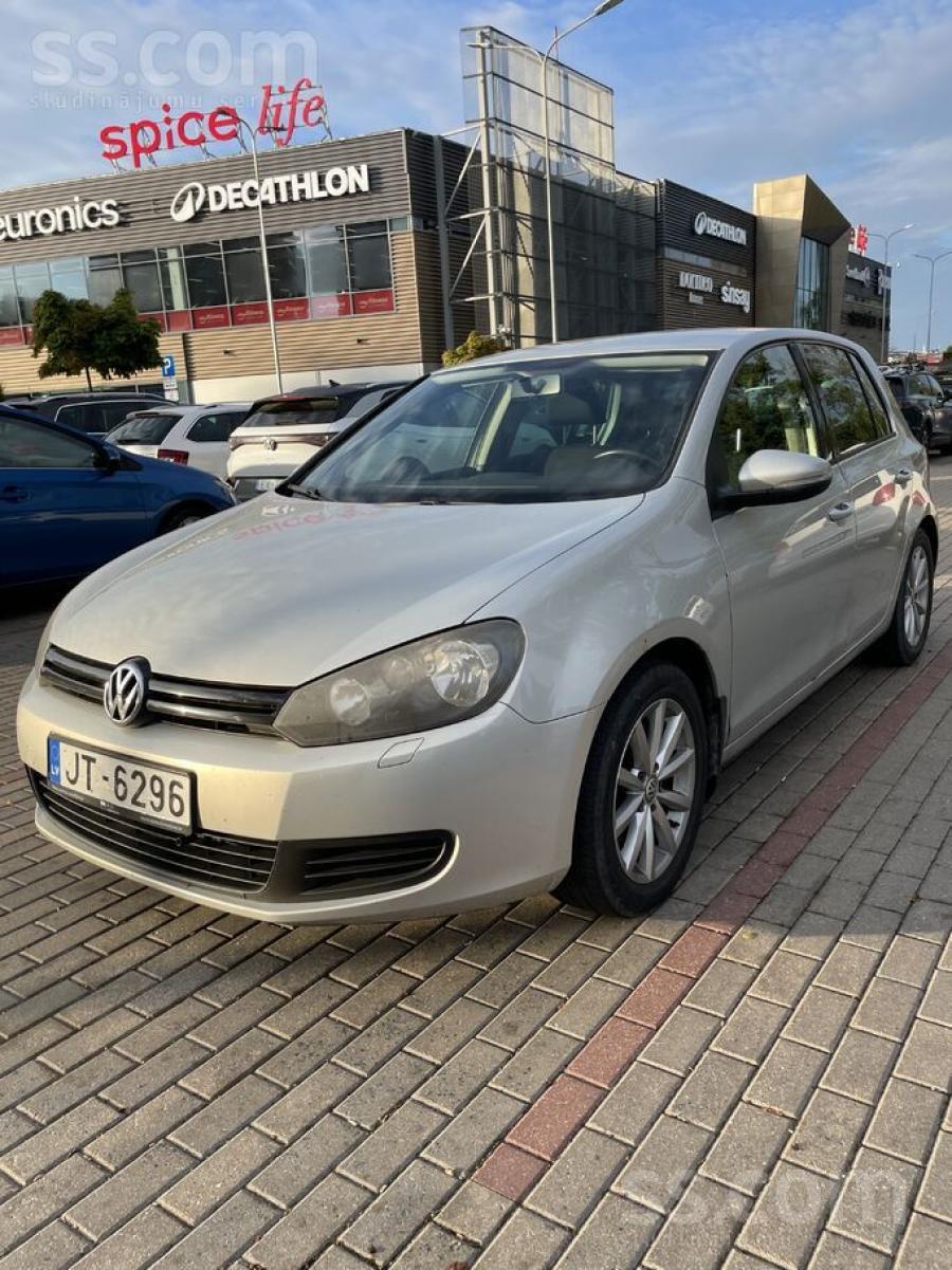 Pelēks Volkswagen Golf 2012 Ogre, ar dzinēja tilpumu 1.60 L un nobraukumu 208 tūkst. km par 2100 €, foto 3 vietnē AUTOMOTO.COM.LV
