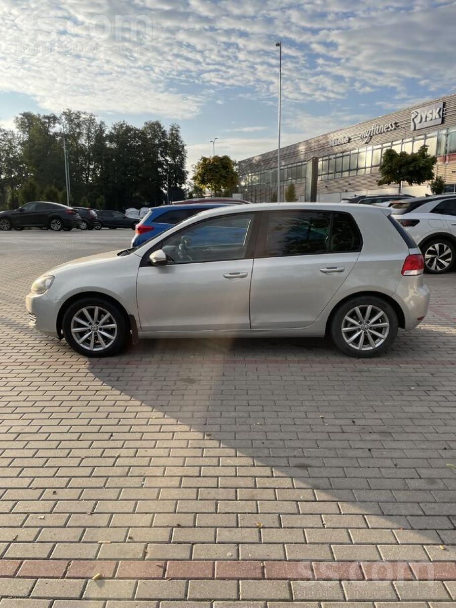 Pelēks Volkswagen Golf 2012 Ogre, ar dzinēja tilpumu 1.60 L un nobraukumu 208 tūkst. km par 2100 €, foto 4 vietnē AUTOMOTO.COM.LV