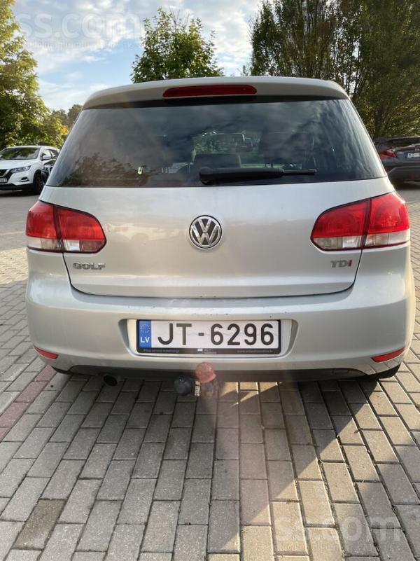 Pelēks Volkswagen Golf 2012 Ogre, ar dzinēja tilpumu 1.60 L un nobraukumu 208 tūkst. km par 2100 €, foto 5 vietnē AUTOMOTO.COM.LV