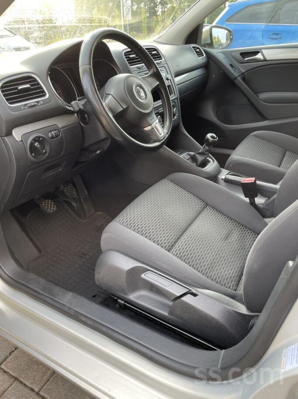 Pelēks Volkswagen Golf 2012 Ogre, ar dzinēja tilpumu 1.60 L un nobraukumu 208 tūkst. km par 2100 €, foto 7 vietnē AUTOMOTO.COM.LV