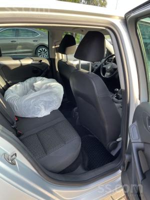 Pelēks Volkswagen Golf 2012 Ogre, ar dzinēja tilpumu 1.60 L un nobraukumu 208 tūkst. km par 2100 €, foto 9 vietnē AUTOMOTO.COM.LV