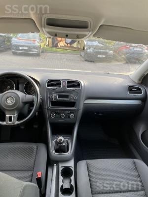 Pelēks Volkswagen Golf 2012 Ogre, ar dzinēja tilpumu 1.60 L un nobraukumu 208 tūkst. km par 2100 €, foto 12 vietnē AUTOMOTO.COM.LV