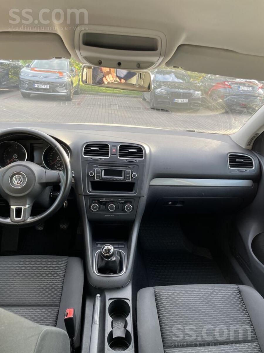 Pelēks Volkswagen Golf 2012 Ogre, ar dzinēja tilpumu 1.60 L un nobraukumu 208 tūkst. km par 2100 €, foto 12 vietnē AUTOMOTO.COM.LV