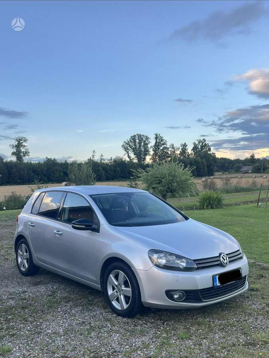 Grey Volkswagen Golf 2012 in Klaipeda, with an engine capacity of 1.60 L and mileage of 261 thousand km for 3900 €, photo 3 on AUTOMOTO.COM.LV