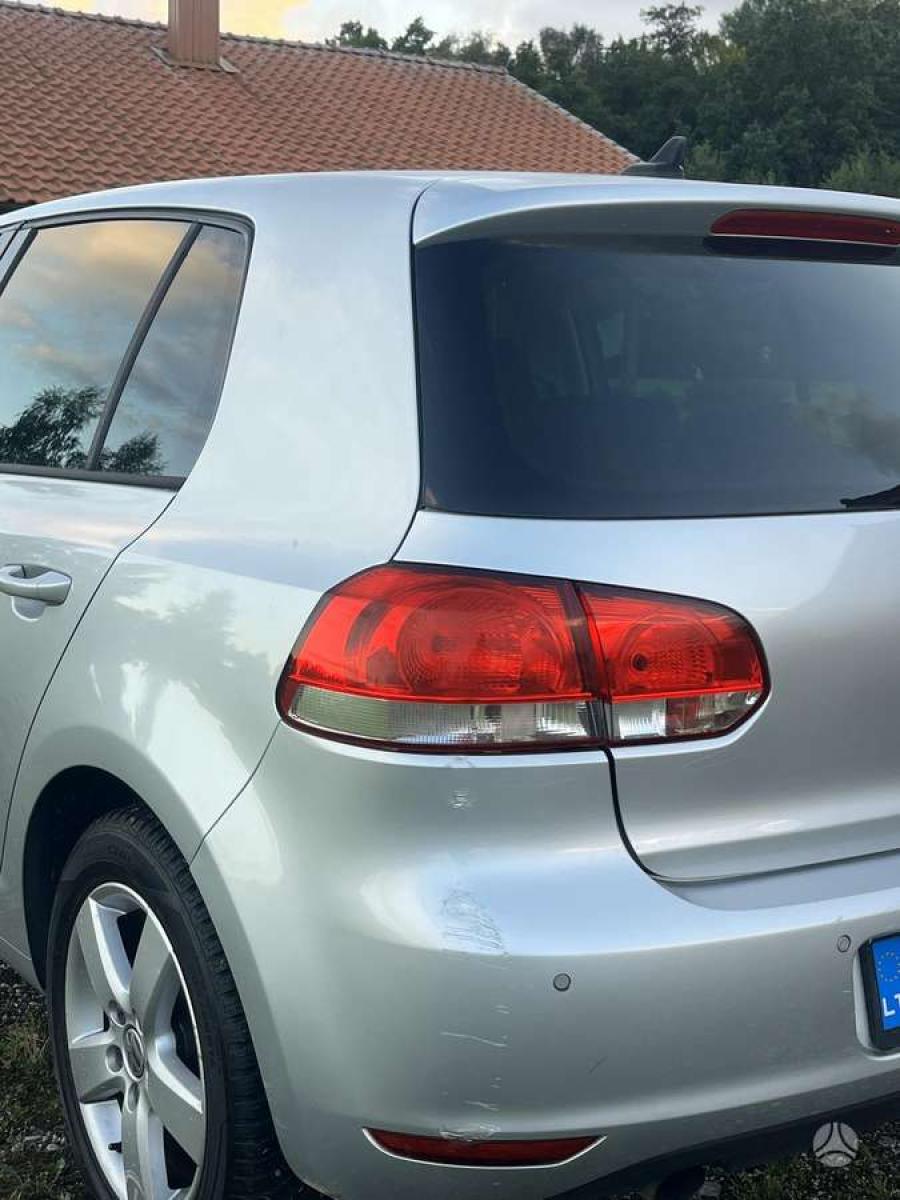 Grey Volkswagen Golf 2012 in Klaipeda, with an engine capacity of 1.60 L and mileage of 261 thousand km for 3900 €, photo 8 on AUTOMOTO.COM.LV