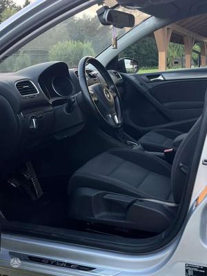 Grey Volkswagen Golf 2012 in Klaipeda, with an engine capacity of 1.60 L and mileage of 261 thousand km for 3900 €, photo 12 on AUTOMOTO.COM.LV