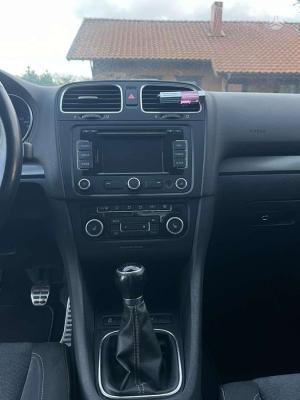Grey Volkswagen Golf 2012 in Klaipeda, with an engine capacity of 1.60 L and mileage of 261 thousand km for 3900 €, photo 13 on AUTOMOTO.COM.LV