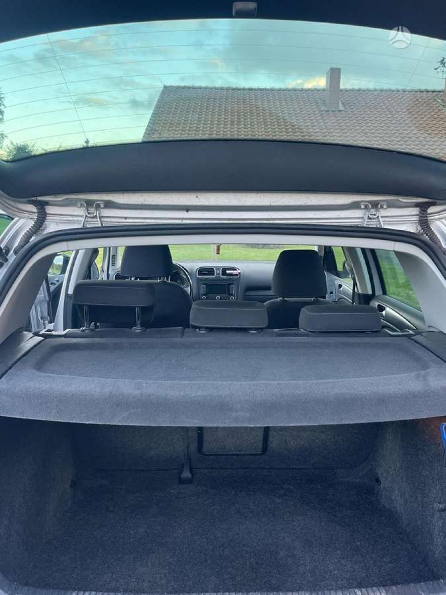Grey Volkswagen Golf 2012 in Klaipeda, with an engine capacity of 1.60 L and mileage of 261 thousand km for 3900 €, photo 16 on AUTOMOTO.COM.LV