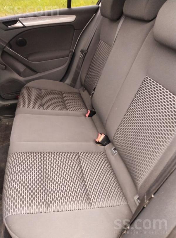 Grey Volkswagen Golf 2012 in Riga, with an engine capacity of 1.40 L and mileage of 310 thousand km for 1580 €, photo 10 on AUTOMOTO.COM.LV
