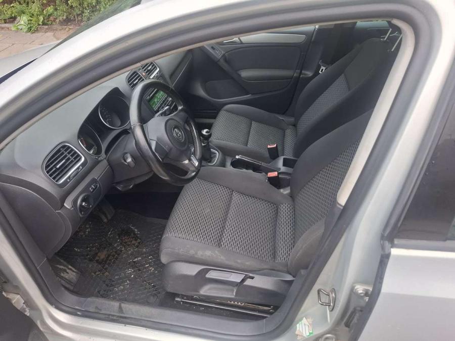 Grey Volkswagen Golf 2012 in Vilnius, with an engine capacity of 1.39 L and mileage of 194 thousand km for 2600 €, photo 10 on AUTOMOTO.COM.LV