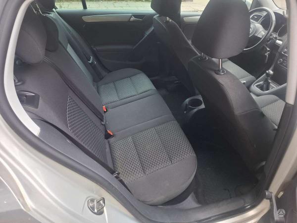 Grey Volkswagen Golf 2012 in Vilnius, with an engine capacity of 1.39 L and mileage of 194 thousand km for 2600 €, photo 11 on AUTOMOTO.COM.LV