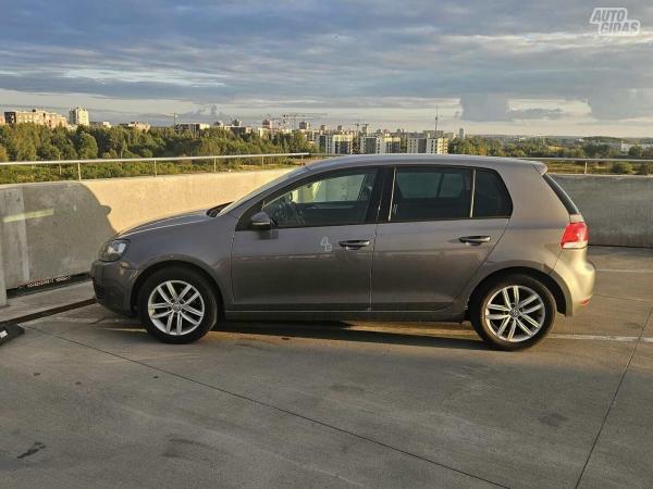 Grey Volkswagen Golf 2012 in Vilnius, with an engine capacity of 1.40 L and mileage of 132 thousand km for 4200 €, photo 4 on AUTOMOTO.COM.LV