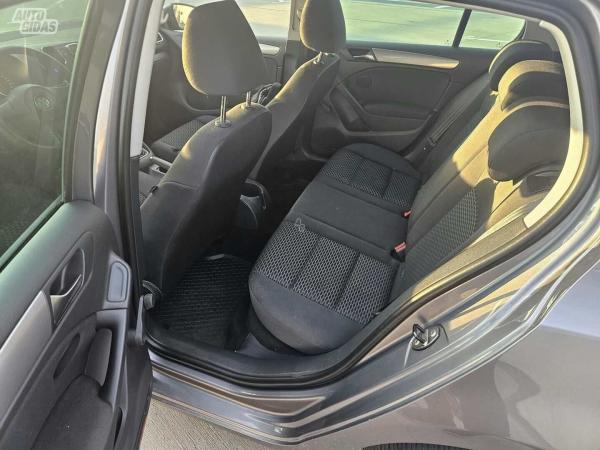 Grey Volkswagen Golf 2012 in Vilnius, with an engine capacity of 1.40 L and mileage of 132 thousand km for 4200 €, photo 9 on AUTOMOTO.COM.LV