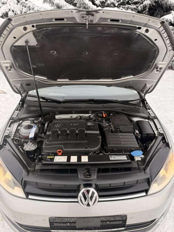 Grey Volkswagen Golf 2013 in Utena, with an engine capacity of 1.60 L and mileage of 290 thousand km for 6100 €, photo 8 on AUTOMOTO.COM.LV
