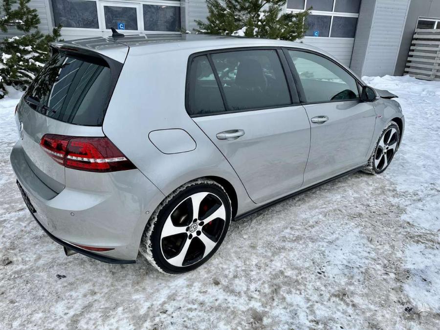 Grey Volkswagen Golf 2013 in Telschi, with an engine capacity of 1.98 L and mileage of 63 thousand km for 10900 €, photo 12 on AUTOMOTO.COM.LV