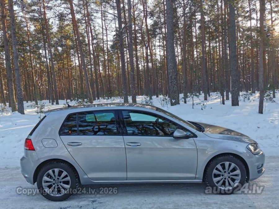 Pelēks Volkswagen Golf 2013 Tallina, ar dzinēja tilpumu 1.40 L un nobraukumu 0 tūkst. km par 6500 €, foto 4 vietnē AUTOMOTO.COM.LV