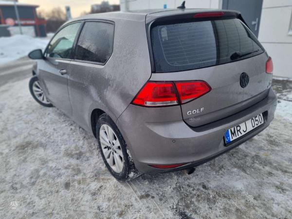 Pelēks Volkswagen Golf 2013 Kauņa, ar dzinēja tilpumu 1.20 L un nobraukumu 225 tūkst. km par 3999 €, foto 3 vietnē AUTOMOTO.COM.LV