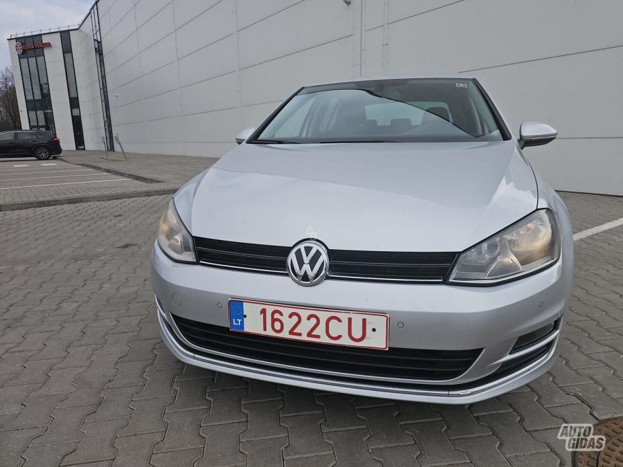 Grey Volkswagen Golf 2013 in Kaunas, with an engine capacity of 1.60 L and mileage of 281 thousand km for 5550 €, photo 3 on AUTOMOTO.COM.LV