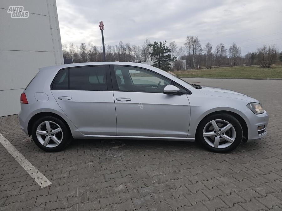Grey Volkswagen Golf 2013 in Kaunas, with an engine capacity of 1.60 L and mileage of 281 thousand km for 5550 €, photo 7 on AUTOMOTO.COM.LV