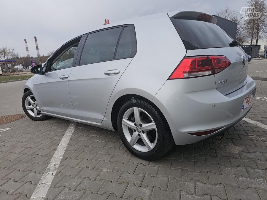 Grey Volkswagen Golf 2013 in Kaunas, with an engine capacity of 1.60 L and mileage of 281 thousand km for 5550 €, photo 13 on AUTOMOTO.COM.LV