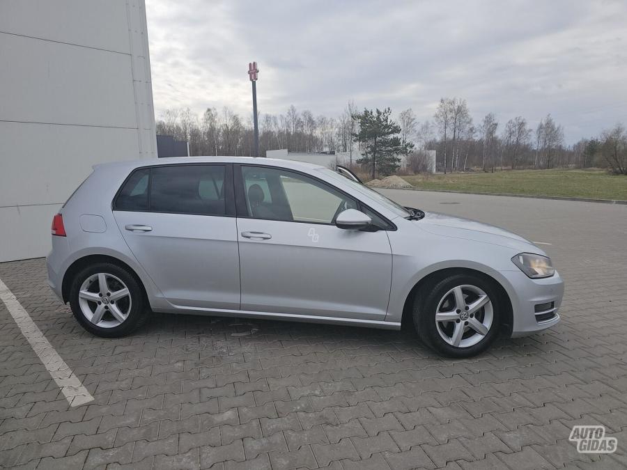 Grey Volkswagen Golf 2013 in Kaunas, with an engine capacity of 1.60 L and mileage of 281 thousand km for 5550 €, photo 15 on AUTOMOTO.COM.LV