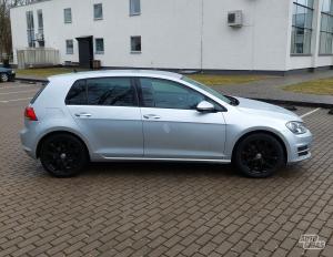 Grey Volkswagen Golf 2013 in Jurbarkas, with an engine capacity of 1.60 L and mileage of 210 thousand km for 6600 €, photo 6 on AUTOMOTO.COM.LV