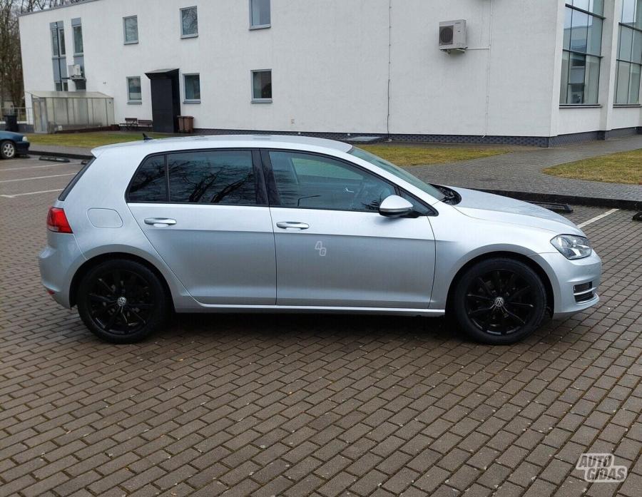 Grey Volkswagen Golf 2013 in Jurbarkas, with an engine capacity of 1.60 L and mileage of 210 thousand km for 6600 €, photo 6 on AUTOMOTO.COM.LV