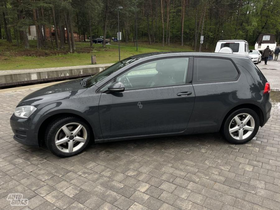 Grey Volkswagen Golf 2013 in Kaunas, with an engine capacity of 1.60 L and mileage of 447 thousand km for 4700 €, photo 5 on AUTOMOTO.COM.LV