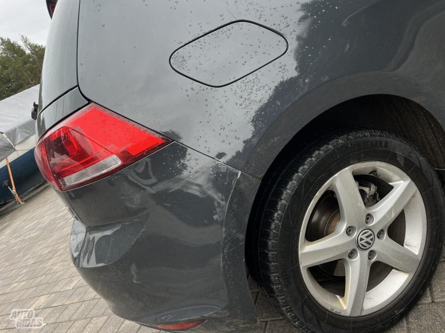 Grey Volkswagen Golf 2013 in Kaunas, with an engine capacity of 1.60 L and mileage of 447 thousand km for 4400 €, photo 10 on AUTOMOTO.COM.LV