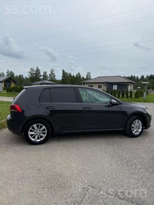 Grey Volkswagen Golf 2013 in Riga, with an engine capacity of 1.20 L and mileage of 318 thousand km for 4200 €, photo 4 on AUTOMOTO.COM.LV