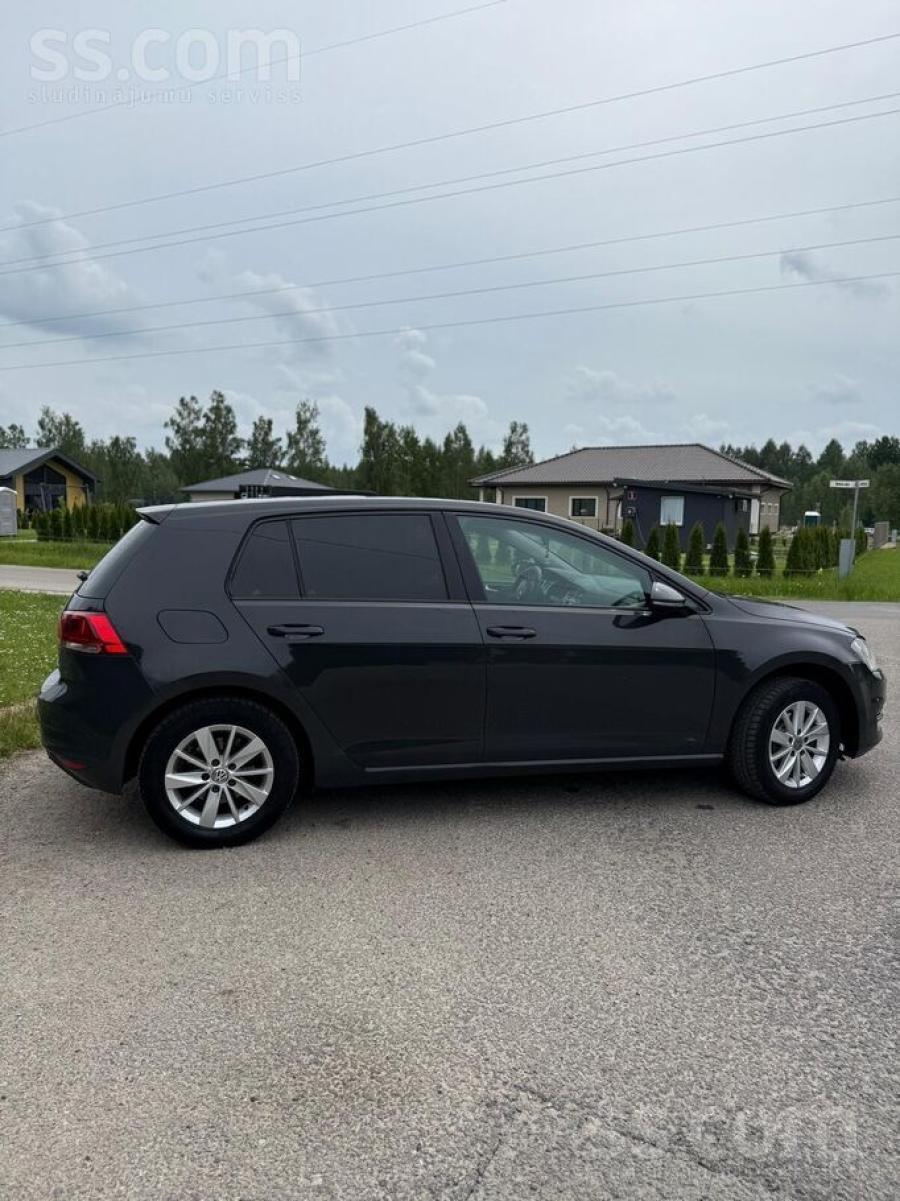 Grey Volkswagen Golf 2013 in Riga, with an engine capacity of 1.20 L and mileage of 318 thousand km for 4200 €, photo 4 on AUTOMOTO.COM.LV