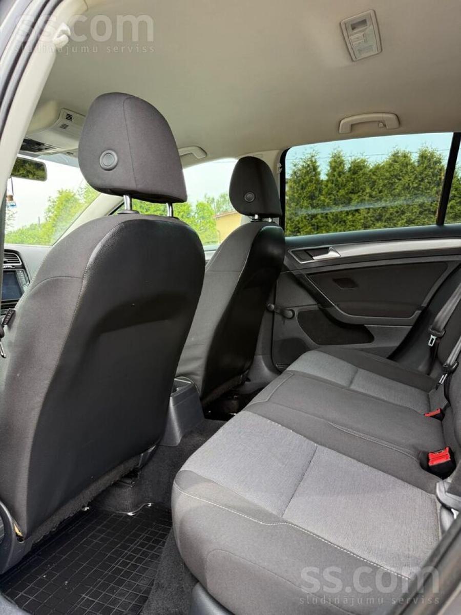 Grey Volkswagen Golf 2013 in Riga, with an engine capacity of 1.20 L and mileage of 318 thousand km for 4200 €, photo 12 on AUTOMOTO.COM.LV
