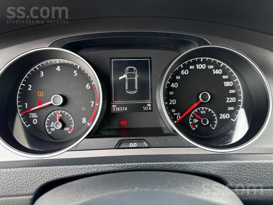 Grey Volkswagen Golf 2013 in Riga, with an engine capacity of 1.20 L and mileage of 318 thousand km for 4200 €, photo 16 on AUTOMOTO.COM.LV