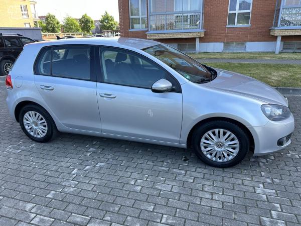 Grey Volkswagen Golf 2013 in Klaipeda, with an engine capacity of 1.60 L and mileage of 189 thousand km for 4290 €, photo 8 on AUTOMOTO.COM.LV