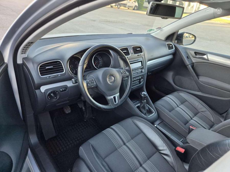 Pelēks Volkswagen Golf 2013 Mažeikiai, ar dzinēja tilpumu 1.20 L un nobraukumu 145 tūkst. km par 4750 €, foto 8 vietnē AUTOMOTO.COM.LV