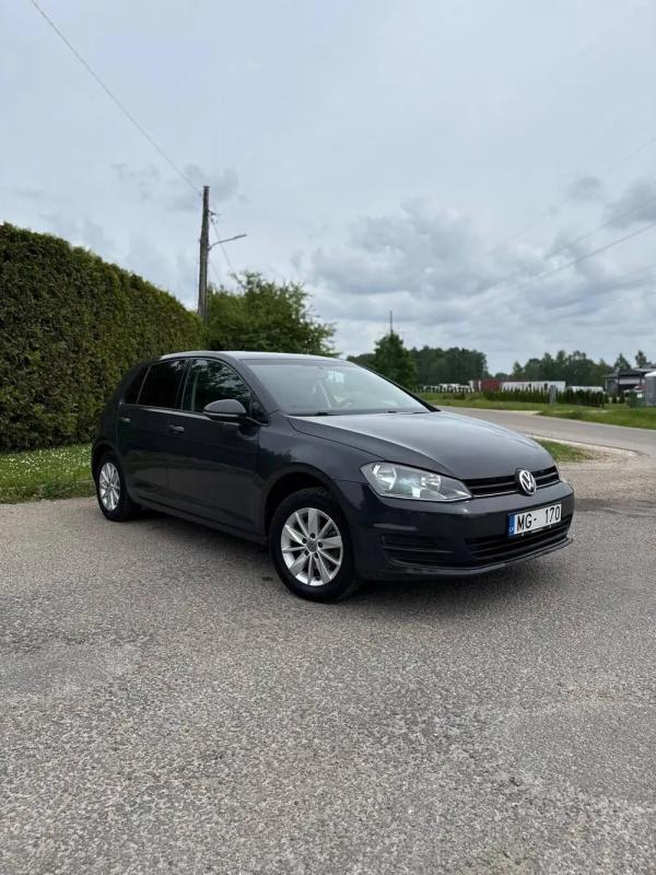 Grey Volkswagen Golf 2013 in Riga, with an engine capacity of 1.20 L and mileage of 318 thousand km for 4200 €, photo 2 on AUTOMOTO.COM.LV