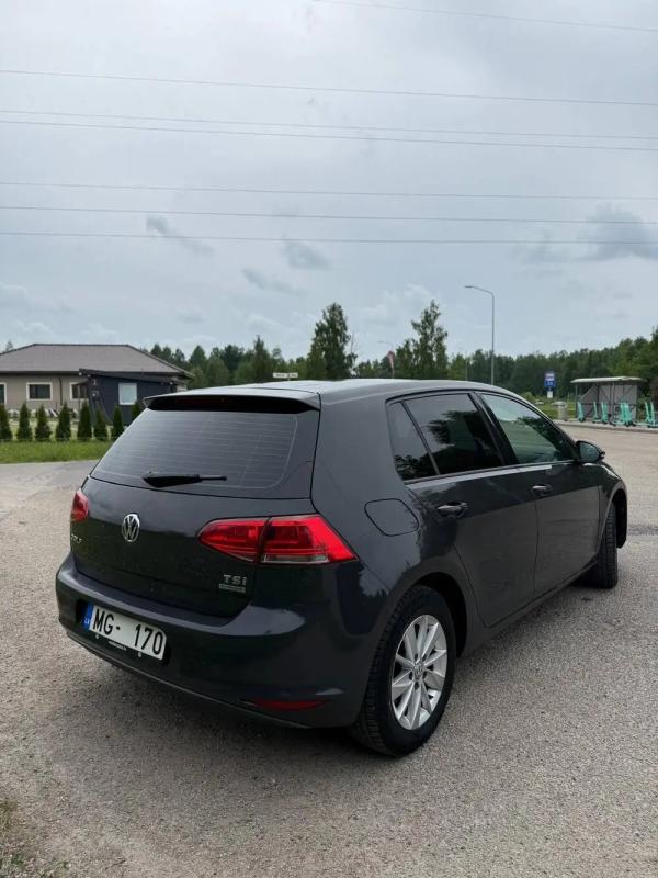 Grey Volkswagen Golf 2013 in Riga, with an engine capacity of 1.20 L and mileage of 318 thousand km for 4200 €, photo 5 on AUTOMOTO.COM.LV