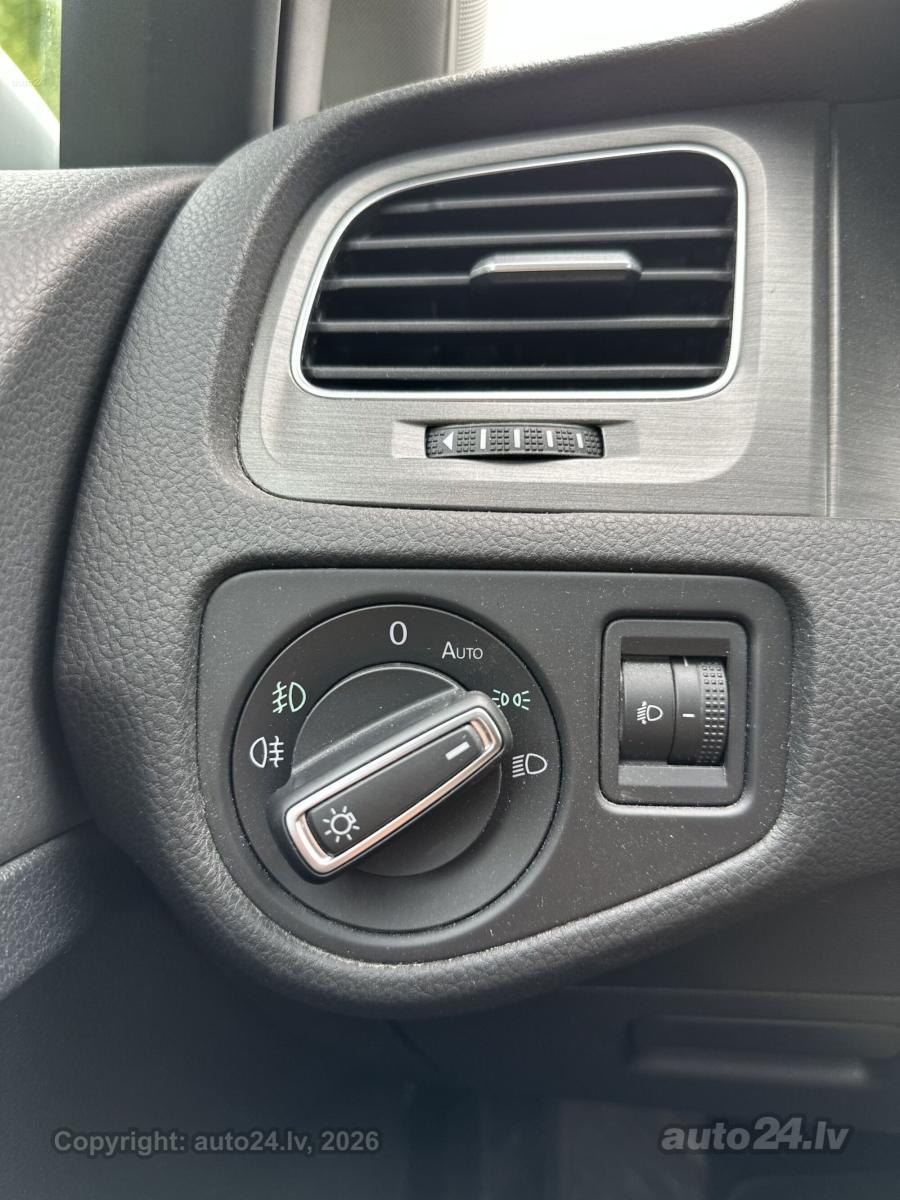 Grey Volkswagen Golf 2013 in Tallinn, with an engine capacity of 1.40 L and mileage of 159 thousand km for 6300 €, photo 16 on AUTOMOTO.COM.LV