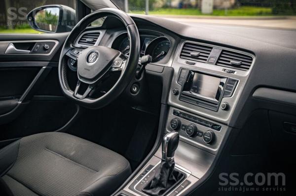 Grey Volkswagen Golf 2013 in Riga, with an engine capacity of 1.40 L and mileage of 294 thousand km for 4990 €, photo 7 on AUTOMOTO.COM.LV